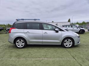 Pelēks Peugeot 5008 2011 Rīga, ar dzinēja tilpumu 2.00 L un nobraukumu 269 tūkst. km par 4200 €, foto 22 vietnē AUTOMOTO.COM.LV