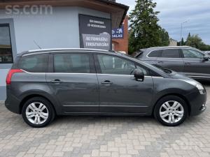 Pelēks Peugeot 5008 2011 Talsi, ar dzinēja tilpumu 1.60 L un nobraukumu 242 tūkst. km par 3900 €, foto 3 vietnē AUTOMOTO.COM.LV