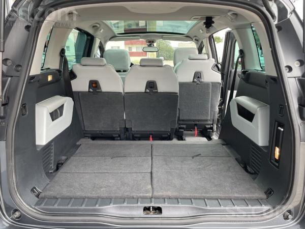 Grey Peugeot 5008 2011 in Talsi, with an engine capacity of 1.60 L and mileage of 242 thousand km for 3900 €, photo 5 on AUTOMOTO.COM.LV