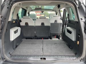 Pelēks Peugeot 5008 2011 Talsi, ar dzinēja tilpumu 1.60 L un nobraukumu 242 tūkst. km par 3900 €, foto 6 vietnē AUTOMOTO.COM.LV