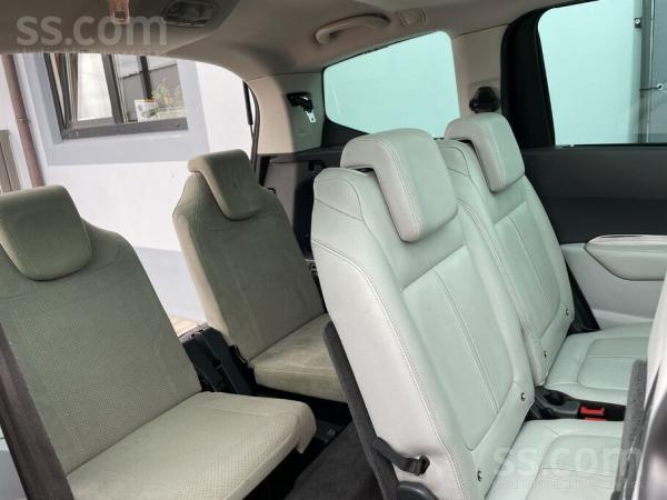 Grey Peugeot 5008 2011 in Talsi, with an engine capacity of 1.60 L and mileage of 242 thousand km for 3900 €, photo 6 on AUTOMOTO.COM.LV
