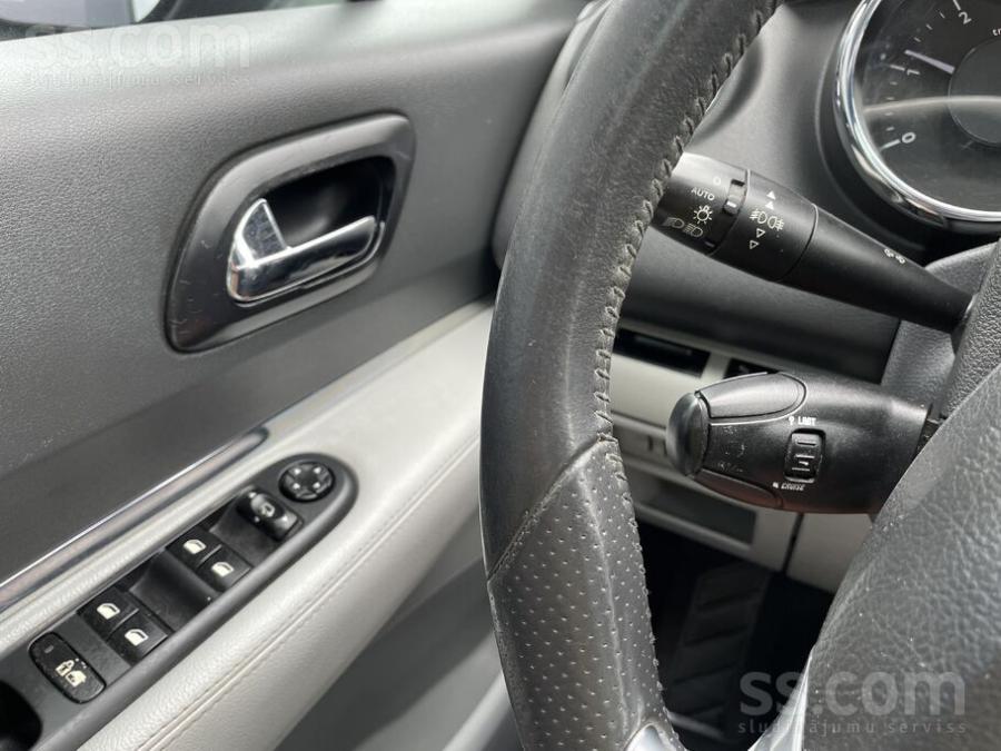 Pelēks Peugeot 5008 2011 Talsi, ar dzinēja tilpumu 1.60 L un nobraukumu 242 tūkst. km par 3900 €, foto 17 vietnē AUTOMOTO.COM.LV