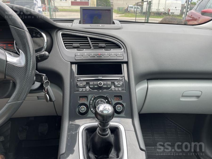 Pelēks Peugeot 5008 2011 Talsi, ar dzinēja tilpumu 1.60 L un nobraukumu 242 tūkst. km par 3900 €, foto 20 vietnē AUTOMOTO.COM.LV
