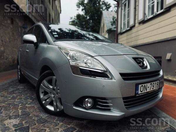 Grey Peugeot 5008 2011 in Cesis, with an engine capacity of 1.60 L and mileage of 0 thousand km for 5500 €, photo 1 on AUTOMOTO.COM.LV
