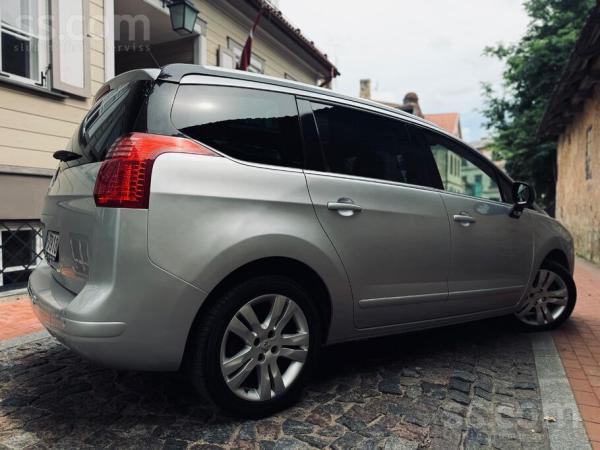 Grey Peugeot 5008 2011 in Cesis, with an engine capacity of 1.60 L and mileage of 0 thousand km for 5500 €, photo 6 on AUTOMOTO.COM.LV