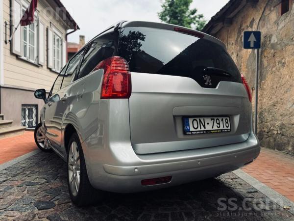 Grey Peugeot 5008 2011 in Cesis, with an engine capacity of 1.60 L and mileage of 0 thousand km for 5500 €, photo 7 on AUTOMOTO.COM.LV
