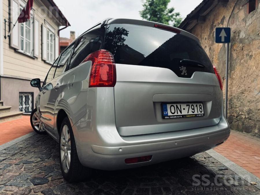 Grey Peugeot 5008 2011 in Cesis, with an engine capacity of 1.60 L and mileage of 0 thousand km for 5500 €, photo 8 on AUTOMOTO.COM.LV