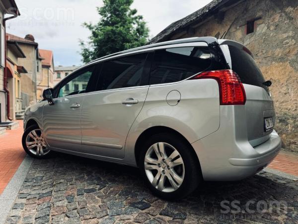 Grey Peugeot 5008 2011 in Cesis, with an engine capacity of 1.60 L and mileage of 0 thousand km for 5500 €, photo 8 on AUTOMOTO.COM.LV