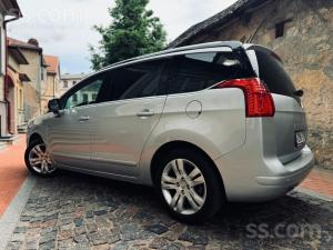 Grey Peugeot 5008 2011 in Cesis, with an engine capacity of 1.60 L and mileage of 0 thousand km for 5500 €, photo 9 on AUTOMOTO.COM.LV