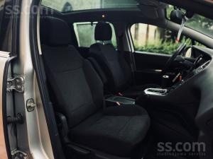 Grey Peugeot 5008 2011 in Cesis, with an engine capacity of 1.60 L and mileage of 0 thousand km for 5500 €, photo 13 on AUTOMOTO.COM.LV