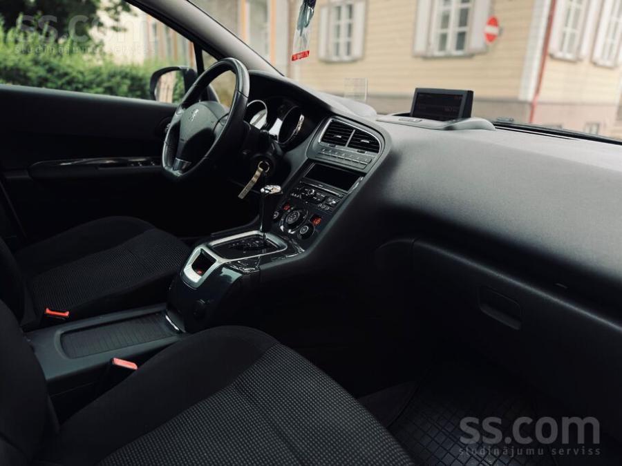 Grey Peugeot 5008 2011 in Cesis, with an engine capacity of 1.60 L and mileage of 0 thousand km for 5500 €, photo 16 on AUTOMOTO.COM.LV