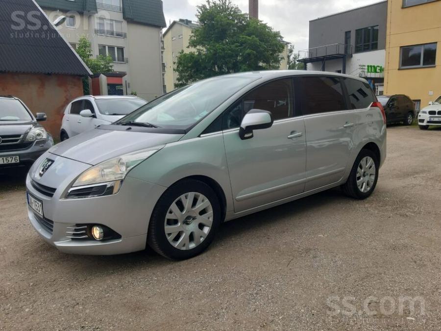 Pelēks Peugeot 5008 2011 Daugavpils, ar dzinēja tilpumu 1.60 L un nobraukumu 0 tūkst. km par 4250 €, foto 1 vietnē AUTOMOTO.COM.LV