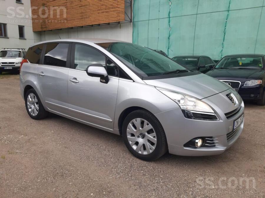 Pelēks Peugeot 5008 2011 Daugavpils, ar dzinēja tilpumu 1.60 L un nobraukumu 0 tūkst. km par 4250 €, foto 5 vietnē AUTOMOTO.COM.LV
