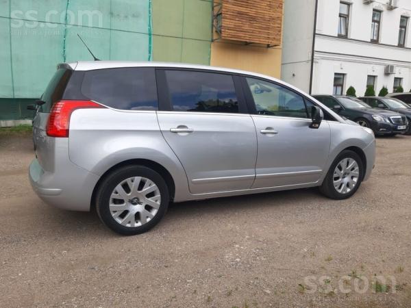 Pelēks Peugeot 5008 2011 Daugavpils, ar dzinēja tilpumu 1.60 L un nobraukumu 0 tūkst. km par 4250 €, foto 6 vietnē AUTOMOTO.COM.LV