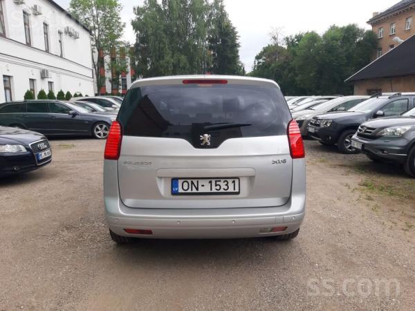 Pelēks Peugeot 5008 2011 Daugavpils, ar dzinēja tilpumu 1.60 L un nobraukumu 0 tūkst. km par 4250 €, foto 8 vietnē AUTOMOTO.COM.LV