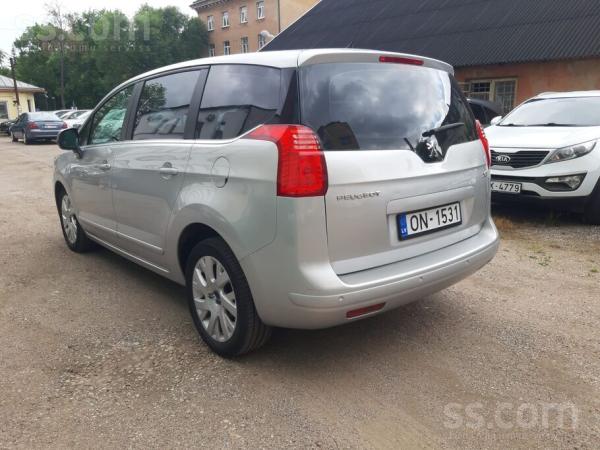 Pelēks Peugeot 5008 2011 Daugavpils, ar dzinēja tilpumu 1.60 L un nobraukumu 0 tūkst. km par 4250 €, foto 9 vietnē AUTOMOTO.COM.LV