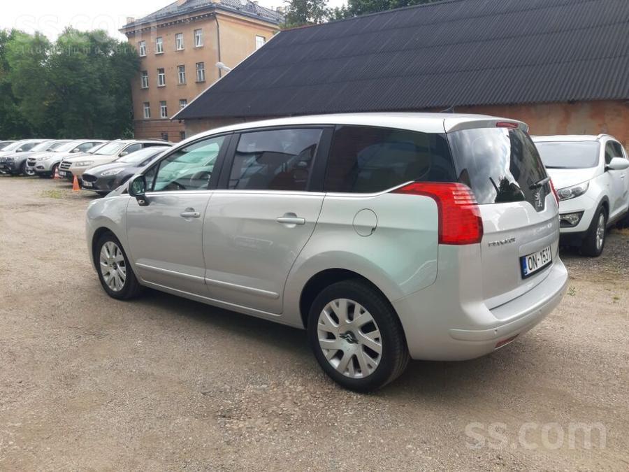 Pelēks Peugeot 5008 2011 Daugavpils, ar dzinēja tilpumu 1.60 L un nobraukumu 0 tūkst. km par 4250 €, foto 11 vietnē AUTOMOTO.COM.LV