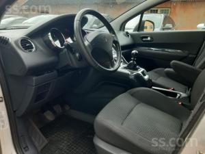 Pelēks Peugeot 5008 2011 Daugavpils, ar dzinēja tilpumu 1.60 L un nobraukumu 0 tūkst. km par 4250 €, foto 14 vietnē AUTOMOTO.COM.LV