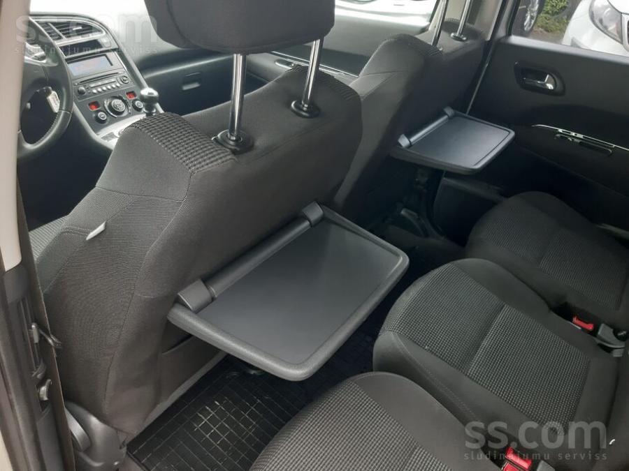 Pelēks Peugeot 5008 2011 Daugavpils, ar dzinēja tilpumu 1.60 L un nobraukumu 0 tūkst. km par 4250 €, foto 21 vietnē AUTOMOTO.COM.LV