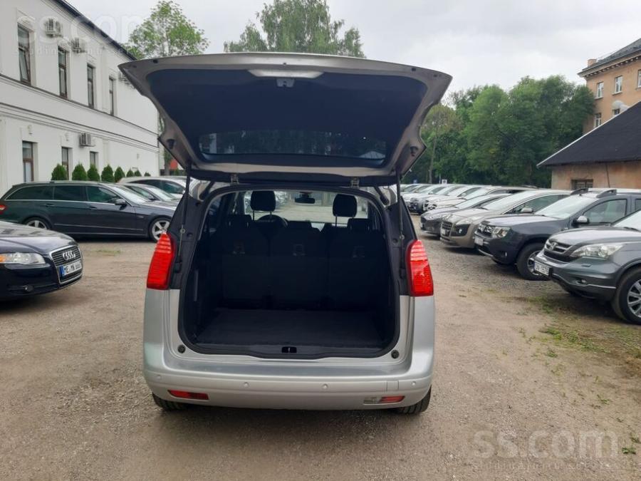 Pelēks Peugeot 5008 2011 Daugavpils, ar dzinēja tilpumu 1.60 L un nobraukumu 0 tūkst. km par 4250 €, foto 24 vietnē AUTOMOTO.COM.LV
