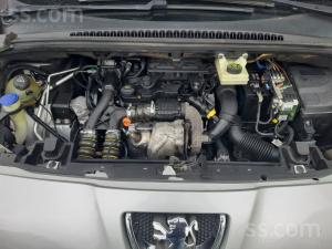 Pelēks Peugeot 5008 2011 Daugavpils, ar dzinēja tilpumu 1.60 L un nobraukumu 0 tūkst. km par 4250 €, foto 25 vietnē AUTOMOTO.COM.LV