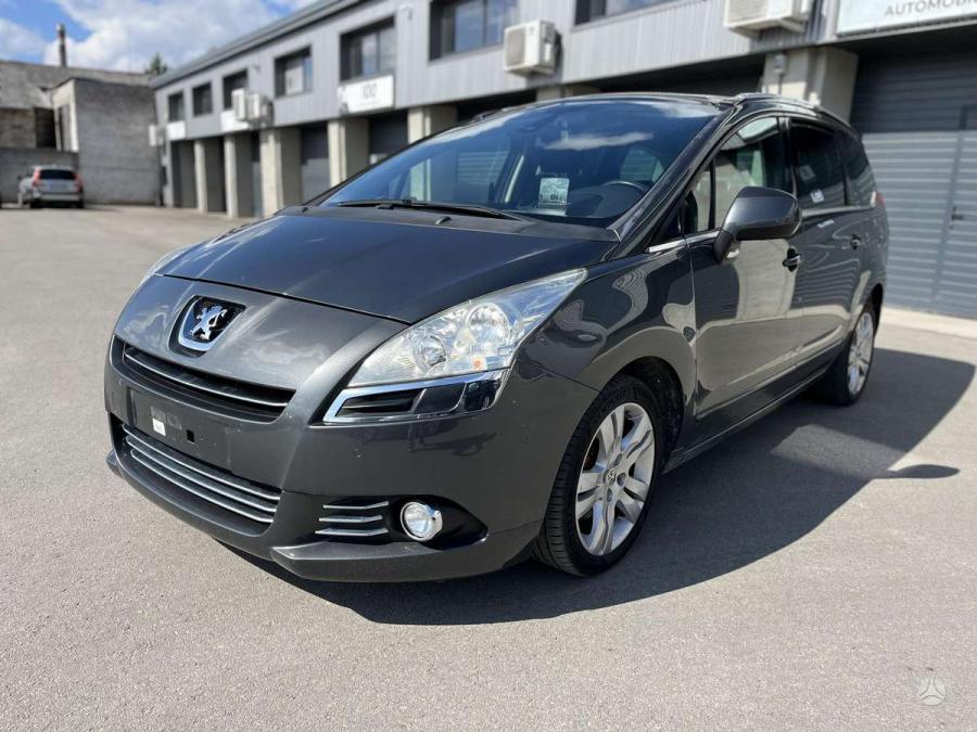 Grey Peugeot 5008 2011 in Siauliai, with an engine capacity of 2.00 L and mileage of 254 thousand km for 3700 €, photo 1 on AUTOMOTO.COM.LV