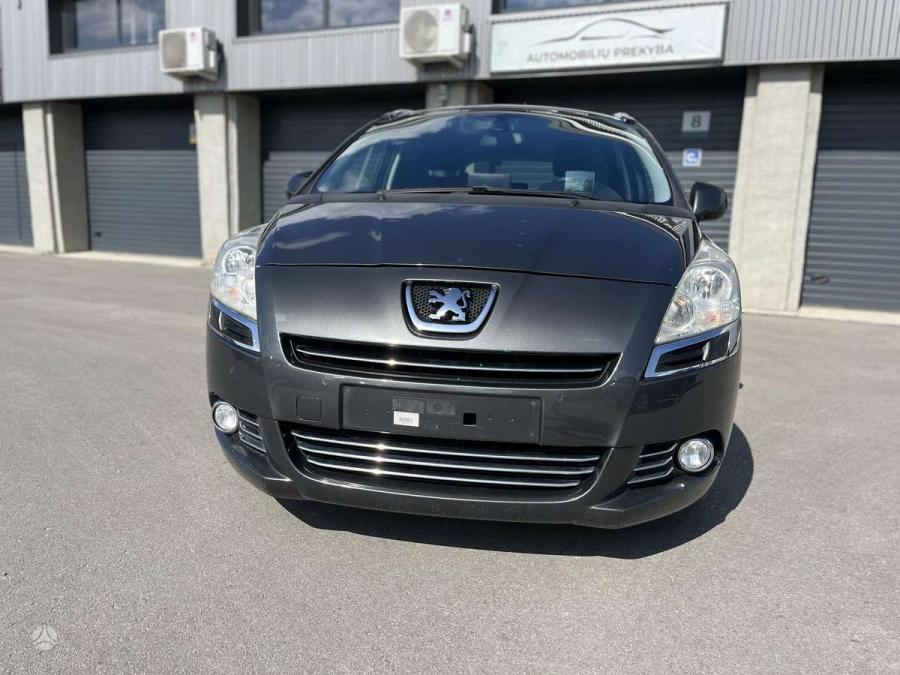 Grey Peugeot 5008 2011 in Siauliai, with an engine capacity of 2.00 L and mileage of 254 thousand km for 3700 €, photo 3 on AUTOMOTO.COM.LV