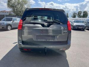 Grey Peugeot 5008 2011 in Siauliai, with an engine capacity of 2.00 L and mileage of 254 thousand km for 3700 €, photo 6 on AUTOMOTO.COM.LV