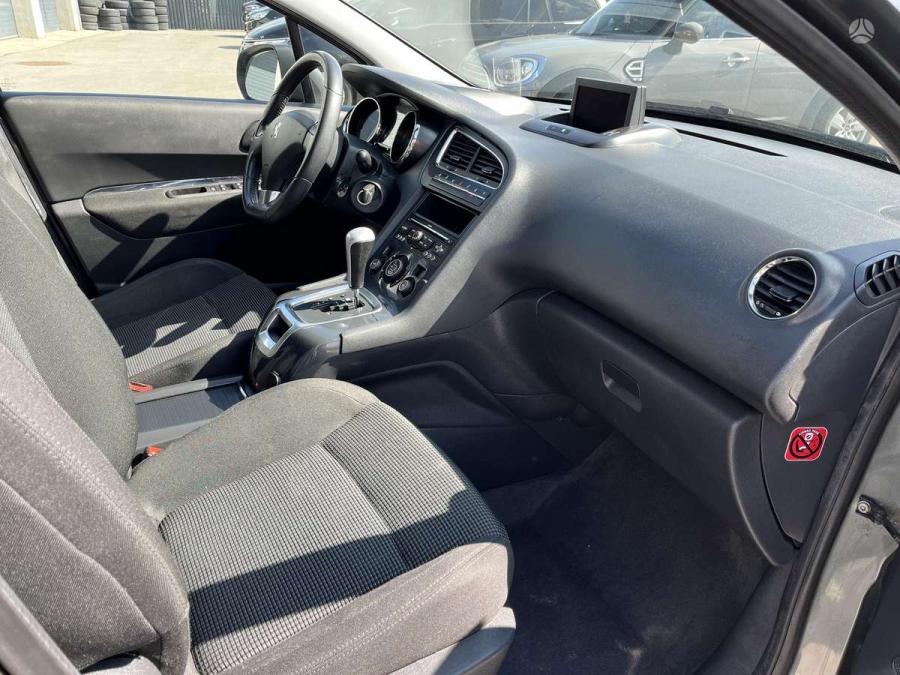 Grey Peugeot 5008 2011 in Siauliai, with an engine capacity of 2.00 L and mileage of 254 thousand km for 3700 €, photo 9 on AUTOMOTO.COM.LV