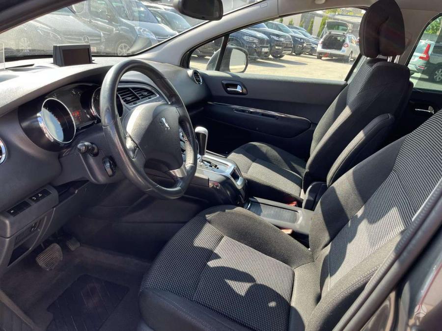 Grey Peugeot 5008 2011 in Siauliai, with an engine capacity of 2.00 L and mileage of 254 thousand km for 3700 €, photo 13 on AUTOMOTO.COM.LV