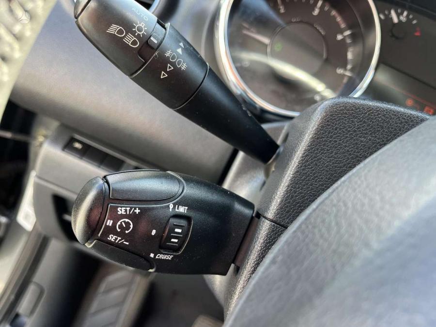 Grey Peugeot 5008 2011 in Siauliai, with an engine capacity of 2.00 L and mileage of 254 thousand km for 3700 €, photo 19 on AUTOMOTO.COM.LV