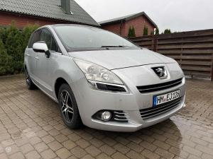 Grey Peugeot 5008 2011 in Kretinga, with an engine capacity of 1.56 L and mileage of 216 thousand km for 3395 €, photo 3 on AUTOMOTO.COM.LV