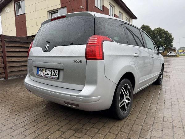 Grey Peugeot 5008 2011 in Kretinga, with an engine capacity of 1.56 L and mileage of 216 thousand km for 3395 €, photo 10 on AUTOMOTO.COM.LV