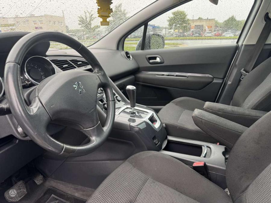 Grey Peugeot 5008 2011 in Kretinga, with an engine capacity of 1.56 L and mileage of 216 thousand km for 3395 €, photo 14 on AUTOMOTO.COM.LV