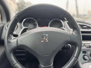 Grey Peugeot 5008 2011 in Kretinga, with an engine capacity of 1.56 L and mileage of 216 thousand km for 3395 €, photo 19 on AUTOMOTO.COM.LV