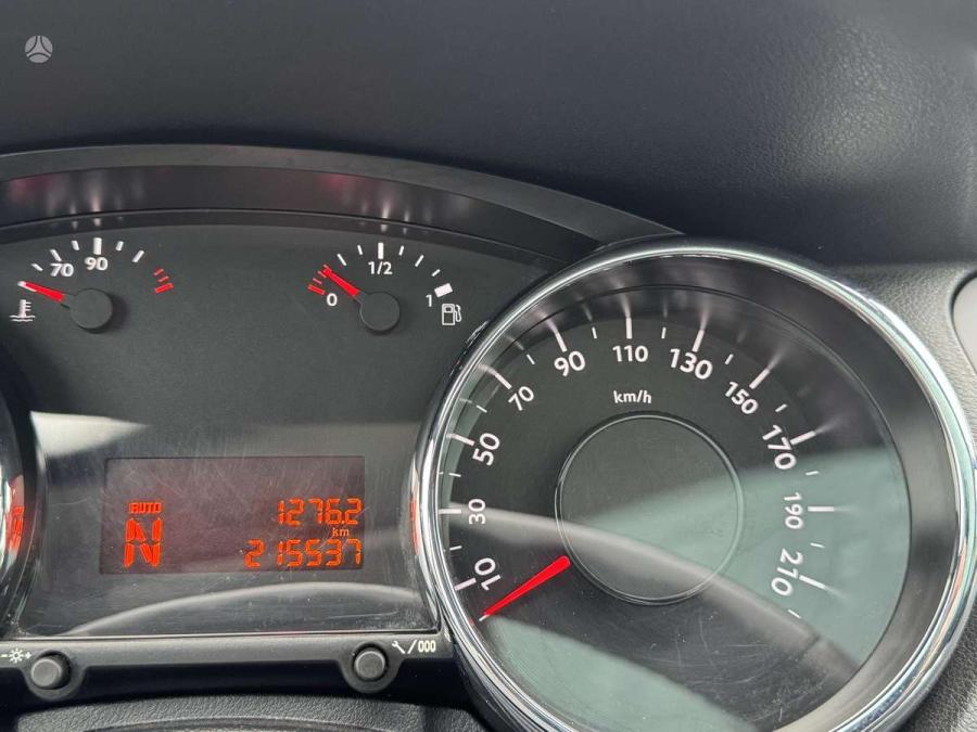 Grey Peugeot 5008 2011 in Kretinga, with an engine capacity of 1.56 L and mileage of 216 thousand km for 3395 €, photo 21 on AUTOMOTO.COM.LV