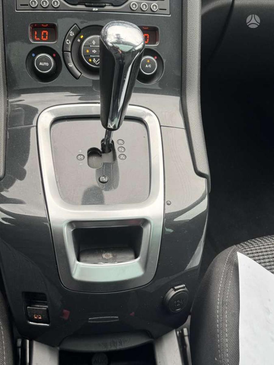 Grey Peugeot 5008 2011 in Kretinga, with an engine capacity of 1.56 L and mileage of 216 thousand km for 3395 €, photo 25 on AUTOMOTO.COM.LV