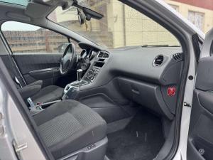 Grey Peugeot 5008 2011 in Kretinga, with an engine capacity of 1.56 L and mileage of 216 thousand km for 3395 €, photo 27 on AUTOMOTO.COM.LV