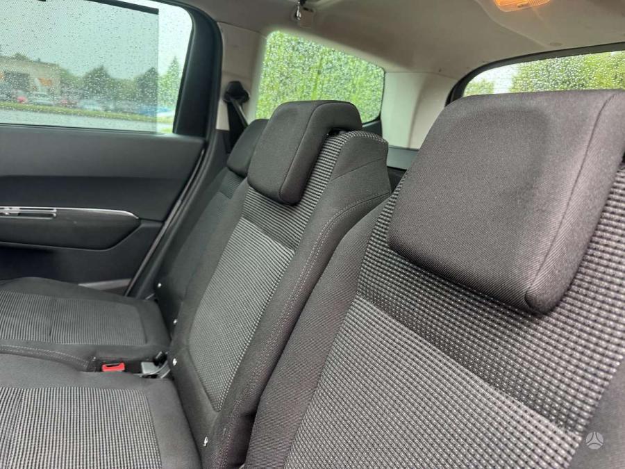 Grey Peugeot 5008 2011 in Kretinga, with an engine capacity of 1.56 L and mileage of 216 thousand km for 3395 €, photo 32 on AUTOMOTO.COM.LV