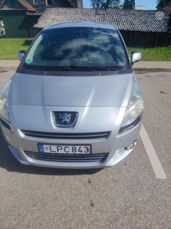 Grey Peugeot 5008 2011 in Ukmerge, with an engine capacity of 2.00 L and mileage of 247 thousand km for 2300 €, photo 4 on AUTOMOTO.COM.LV