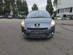 Grey Peugeot 5008 2011 in Ukmerge, with an engine capacity of 1.56 L and mileage of 210 thousand km for 2250 €, photo 3 on AUTOMOTO.COM.LV