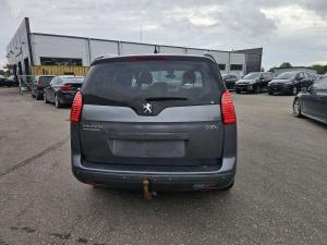 Grey Peugeot 5008 2011 in Ukmerge, with an engine capacity of 1.56 L and mileage of 210 thousand km for 2250 €, photo 8 on AUTOMOTO.COM.LV
