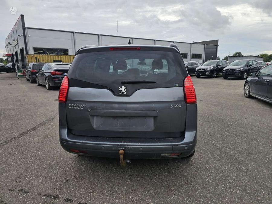 Grey Peugeot 5008 2011 in Ukmerge, with an engine capacity of 1.56 L and mileage of 210 thousand km for 2250 €, photo 8 on AUTOMOTO.COM.LV