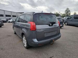 Grey Peugeot 5008 2011 in Ukmerge, with an engine capacity of 1.56 L and mileage of 210 thousand km for 2250 €, photo 9 on AUTOMOTO.COM.LV