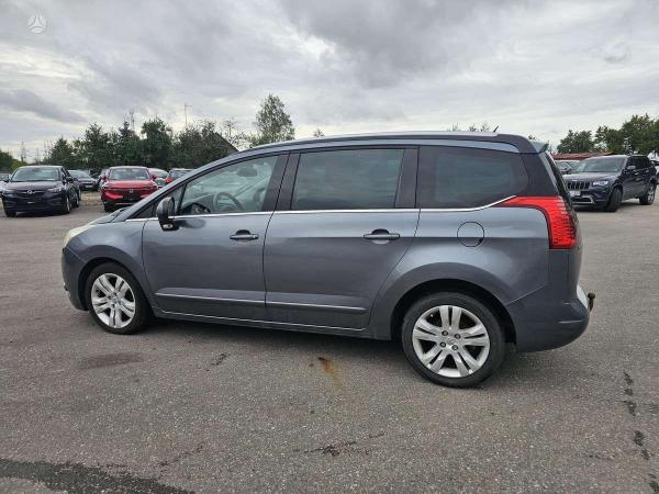 Pelēks Peugeot 5008 2011 Ukmergė, ar dzinēja tilpumu 1.56 L un nobraukumu 210 tūkst. km par 2250 €, foto 10 vietnē AUTOMOTO.COM.LV