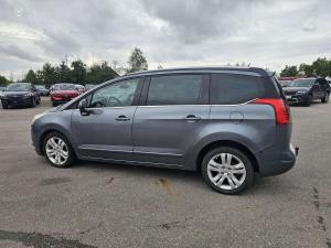 Grey Peugeot 5008 2011 in Ukmerge, with an engine capacity of 1.56 L and mileage of 210 thousand km for 2250 €, photo 10 on AUTOMOTO.COM.LV