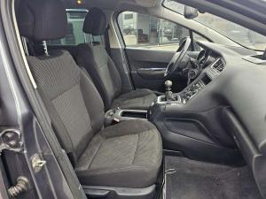 Grey Peugeot 5008 2011 in Ukmerge, with an engine capacity of 1.56 L and mileage of 210 thousand km for 2250 €, photo 18 on AUTOMOTO.COM.LV
