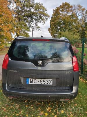 Pelēks Peugeot 5008 2011 Dobele, ar dzinēja tilpumu 1.60 L un nobraukumu 220 tūkst. km par 2500 €, foto 5 vietnē AUTOMOTO.COM.LV