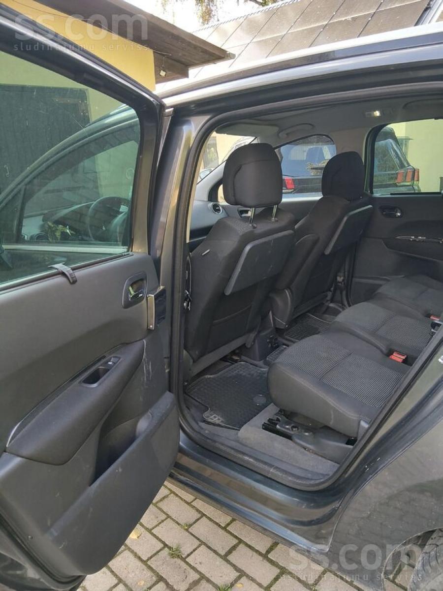Pelēks Peugeot 5008 2011 Dobele, ar dzinēja tilpumu 1.60 L un nobraukumu 220 tūkst. km par 2500 €, foto 7 vietnē AUTOMOTO.COM.LV