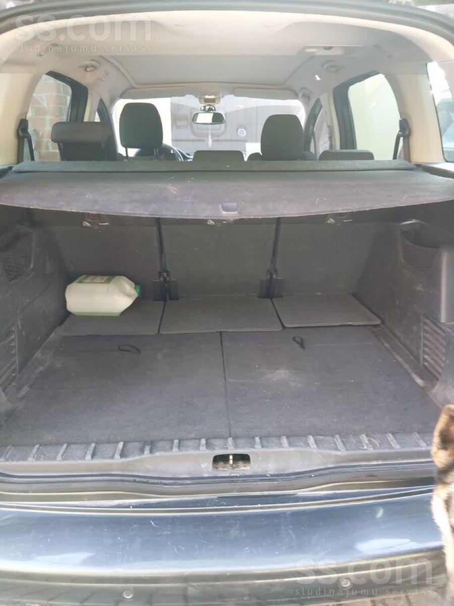 Pelēks Peugeot 5008 2011 Dobele, ar dzinēja tilpumu 1.60 L un nobraukumu 220 tūkst. km par 2500 €, foto 9 vietnē AUTOMOTO.COM.LV